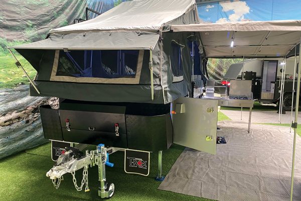 CAMPER TRAILERS T-REX X4 - Long Haul Campers