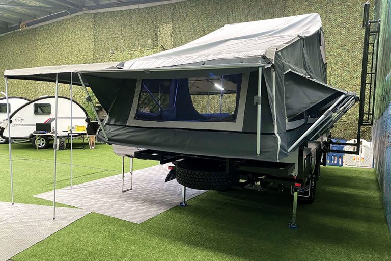 CAMPER TRAILERS T-REX X4 - Long Haul Campers