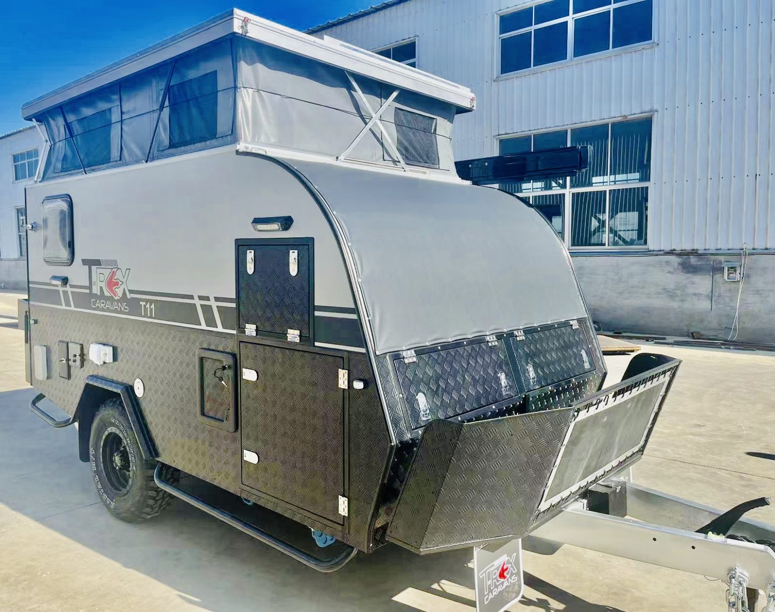T-REX T11 - Long Haul Campers