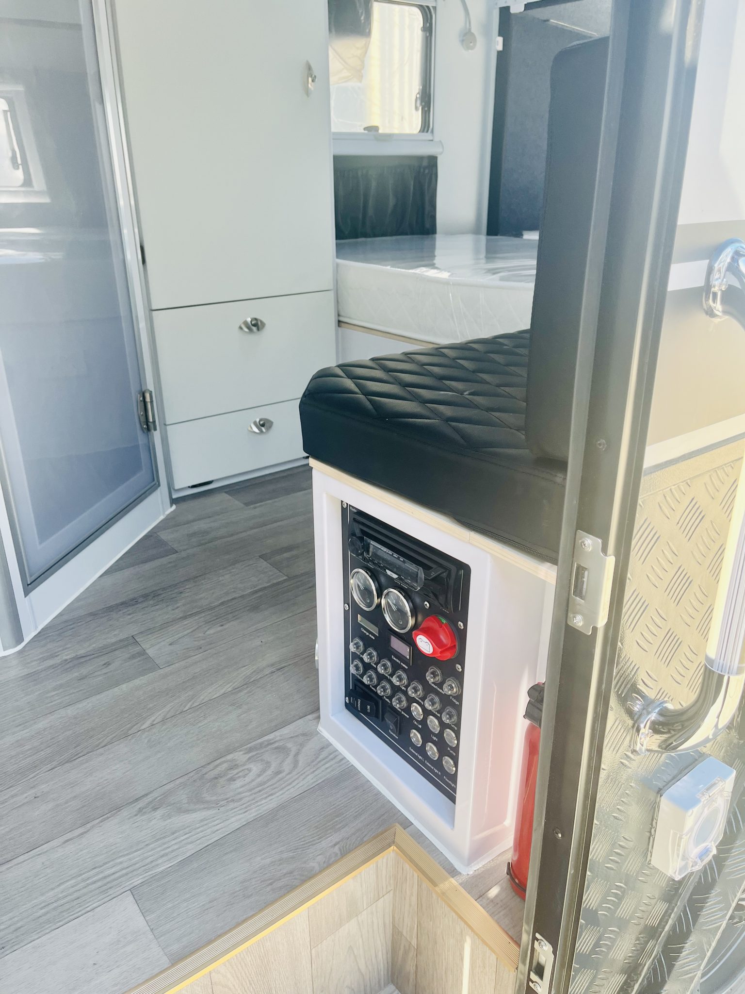 T-REX T11 - Long Haul Campers