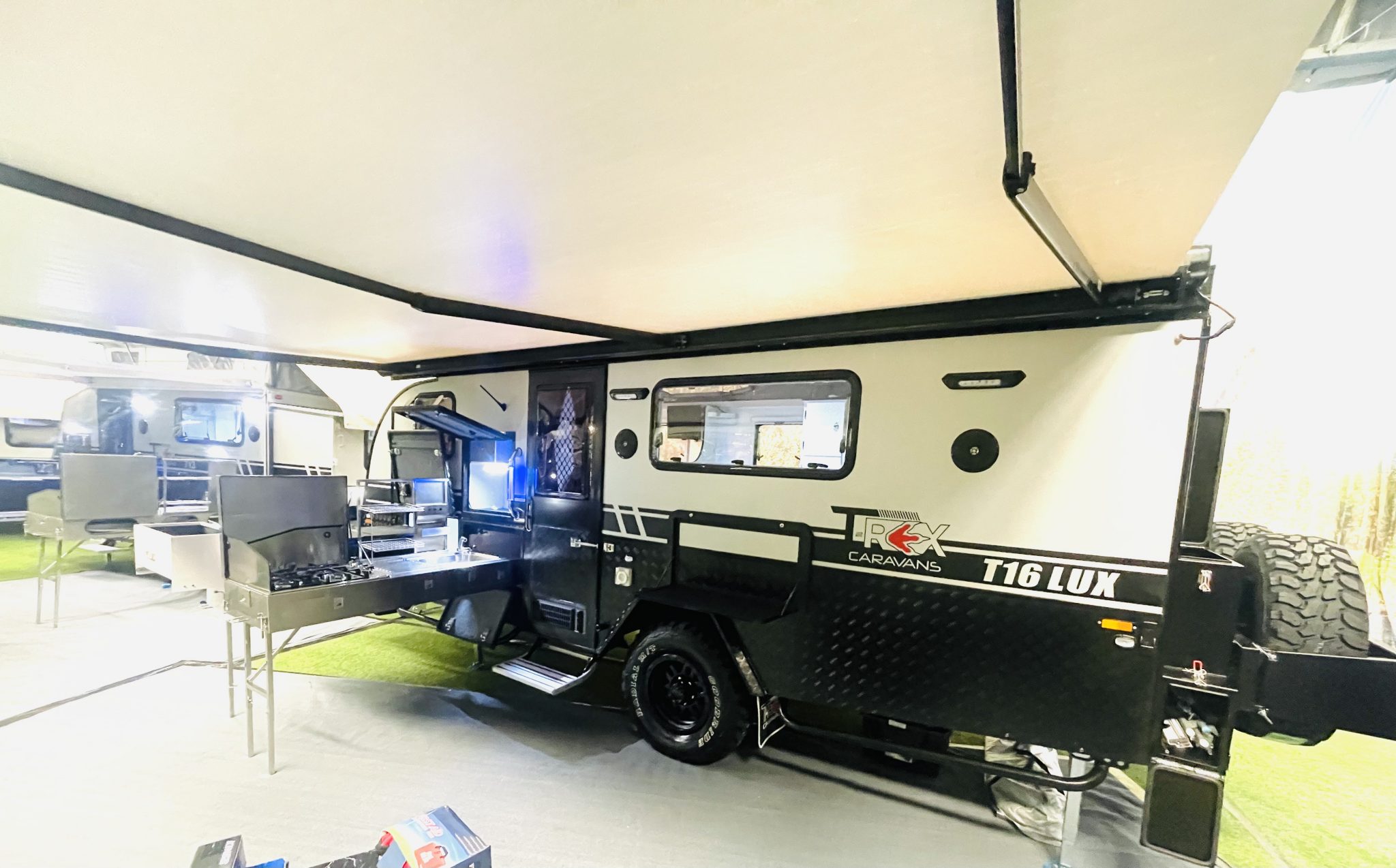 CARAVANS T-REX T16 LUX - Long Haul Campers