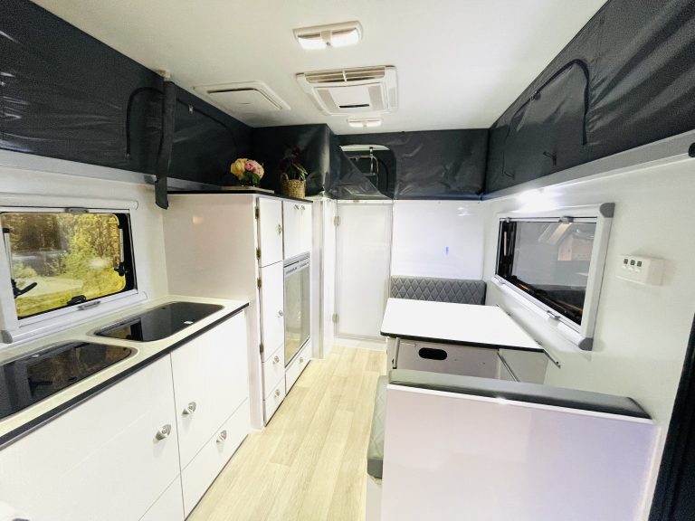 CARAVAN T-REX T16 LUX ENSUITE - Long Haul Campers