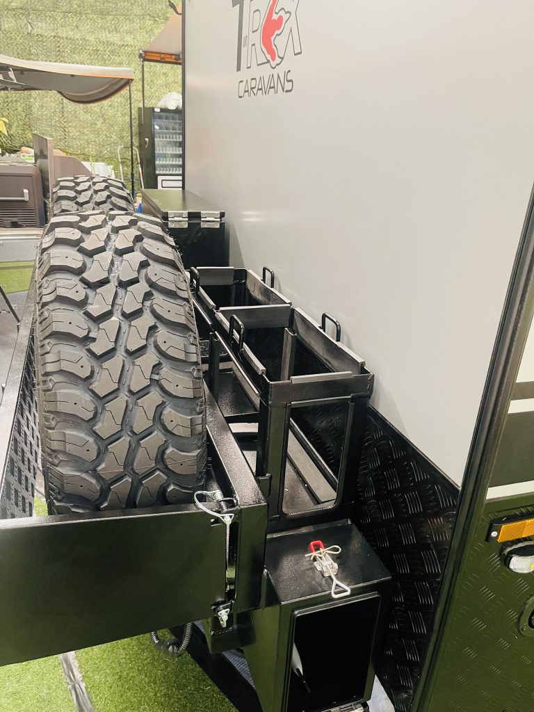 CARAVAN T-REX T16 LUX ENSUITE - Long Haul Campers